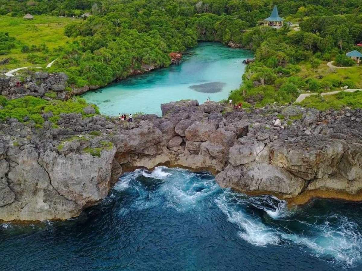 Waikuri Lagoon – Sumba’s Shimmering Secret - DISKOVERA